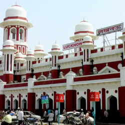 Lucknow : Nawabon Ki Shahr, Tehzeeb Ki Duniya - The Civil India